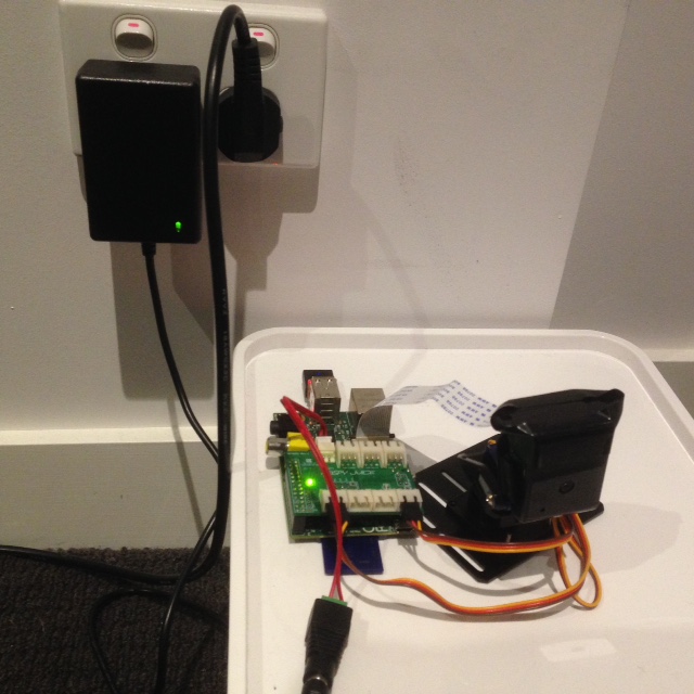 Diy Surveillance Camera With Raspberry Pi Camera Module And Pan And Tilt Kit Linux Circle Do